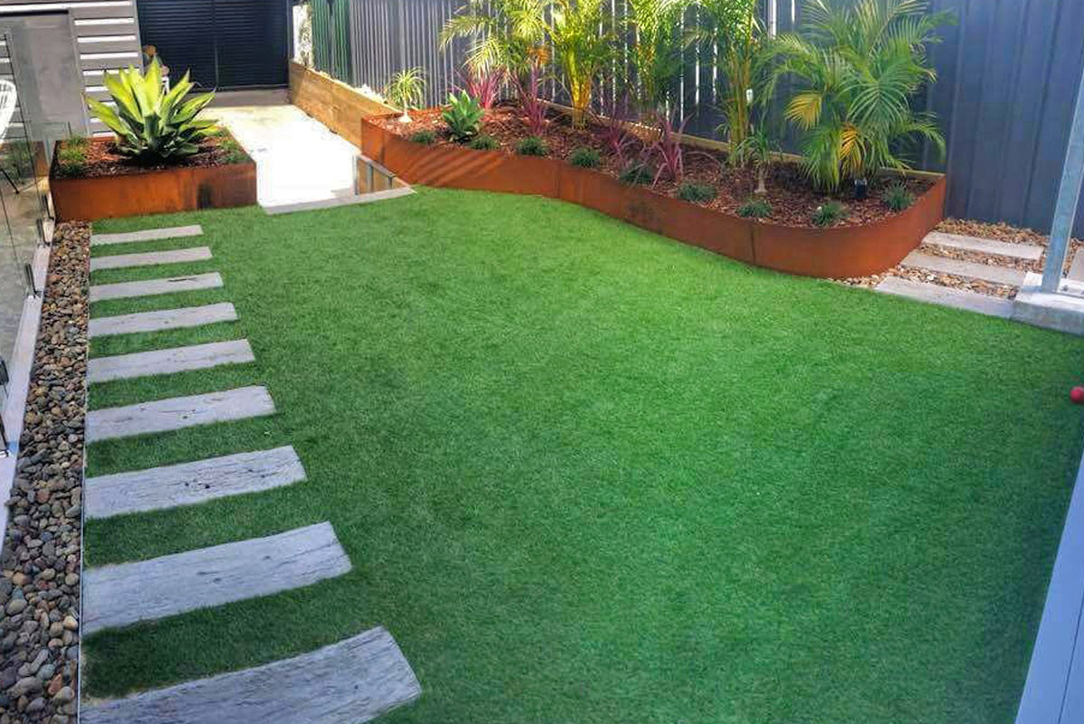 Straight Curve Garden Edge | Henderson Garden Supply